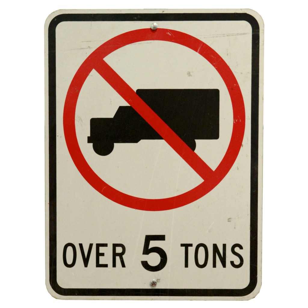 NO TRUCKS OVER 5 TONS SIGN | Air Designs